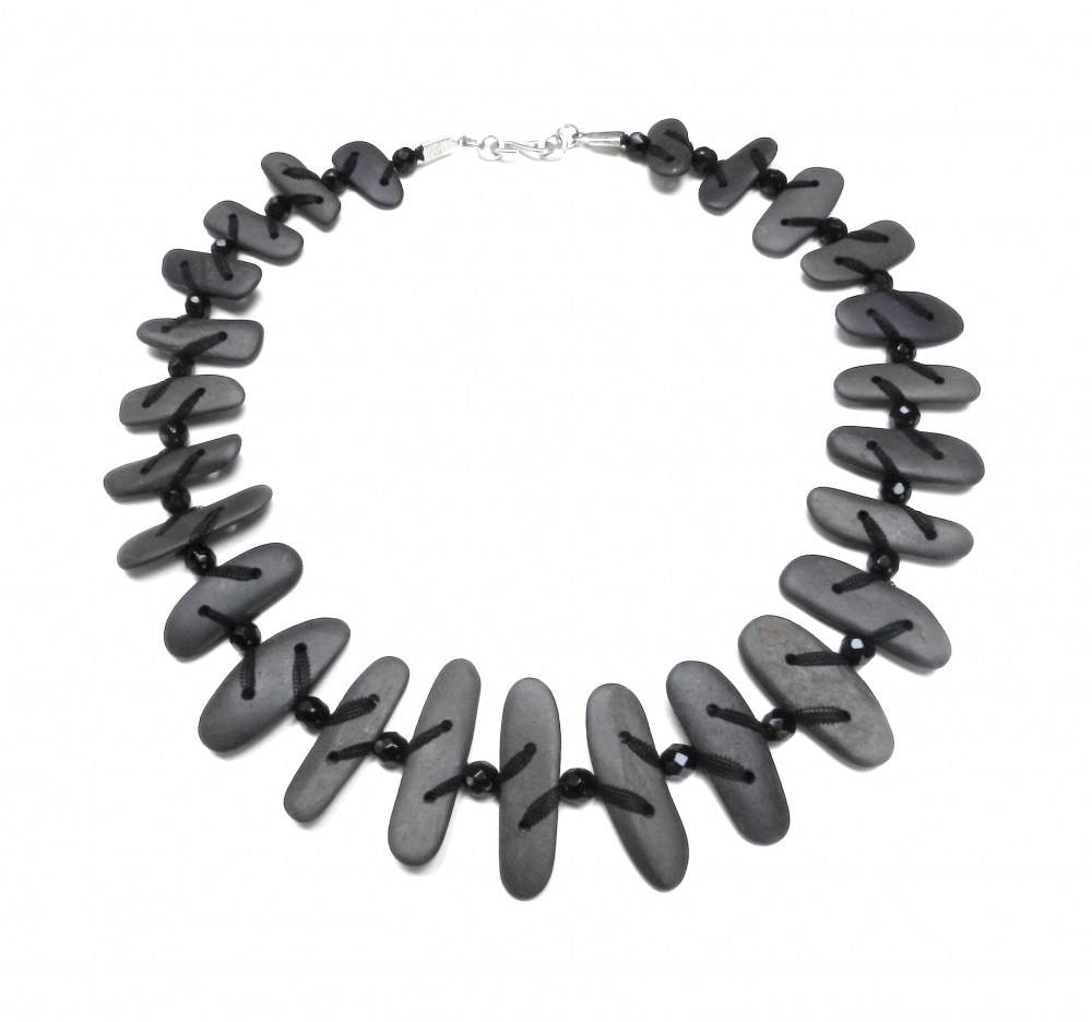 Colliers: Collier Noir Intense